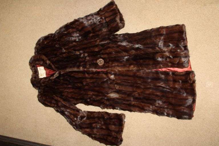 Vintage Fur Coat - Auction Ohio