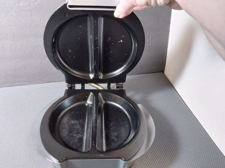 GT Xpress 101 Countertop Cooker – Dual Compartment Grill - Auction Ohio