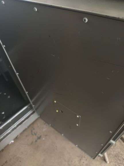 Large Shaw Walker, safe – vintage - Auction Ohio