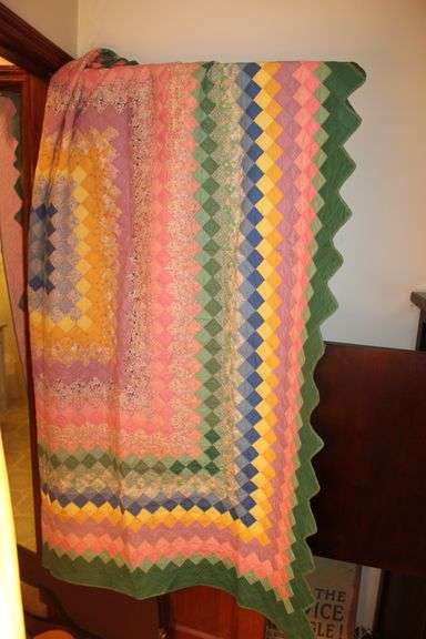 Colorful Calico Quilt - Auction Ohio