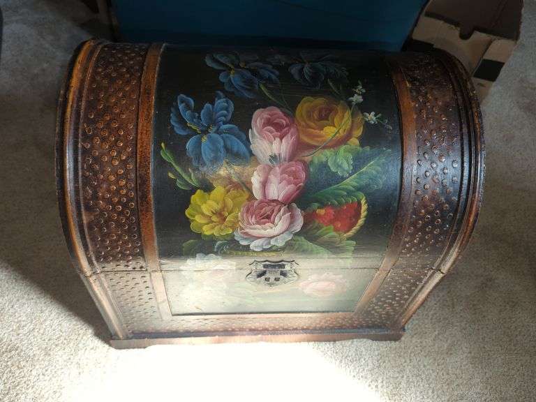 Treasure box - Auction Ohio
