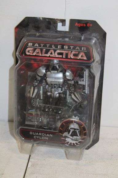 Battlestar Galactica Guardian Cylon Figure - Auction Ohio