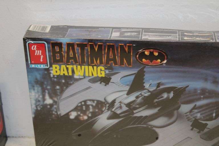 Batman Batwing Model Kit - Auction Ohio