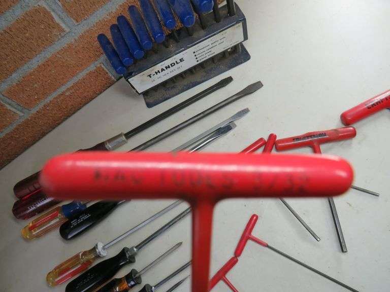 Long Screwdrivers & T-Handle Hex Keys - Auction Ohio