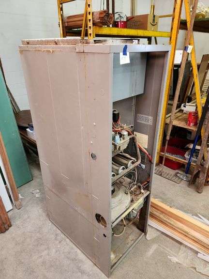 Propane/LP Gas Forced Air Furnace 1989, 7500 Input 60,000 Output Upflow ...