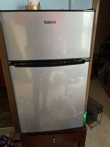 Galanz Mini Fridge/Freezer - Auction Ohio