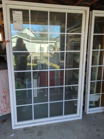 2 large windows - Auction Ohio