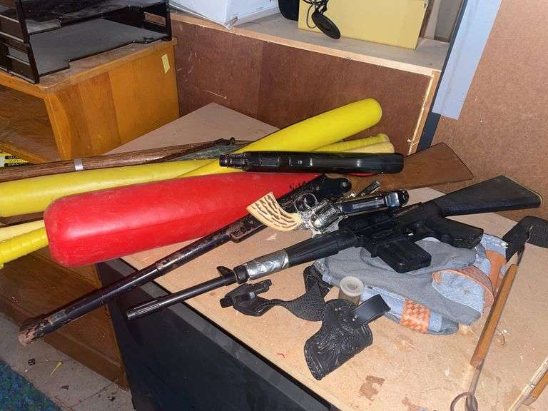 Assorted Toy Guns, BB Guns & Wiffle Ball Bats - Auction Ohio