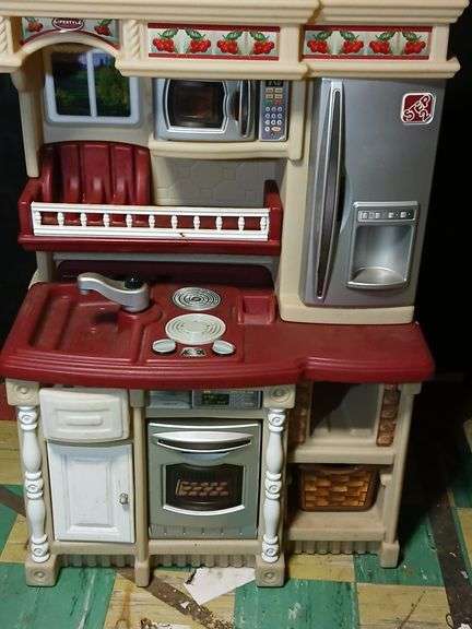 Step 2 Kitchen - Auction Ohio