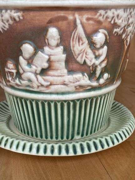 Roseville Donatello Flower Pot & Underplate – 6.5" Pot / 6.5" Plate ...