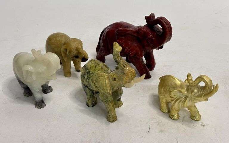 EIGHT ELEPHANT FIGURINES. - Auction Ohio