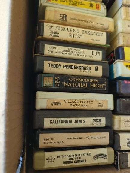 Box of 8 tracks - Auction Ohio