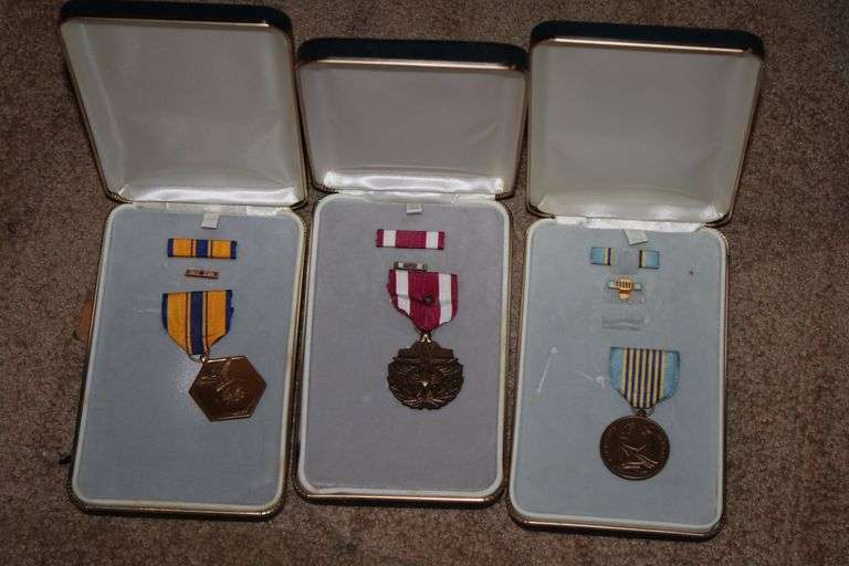 Military Medal Sets - Auction Ohio