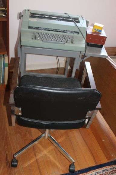 Typewriter, Typing Table & Chair - Auction Ohio