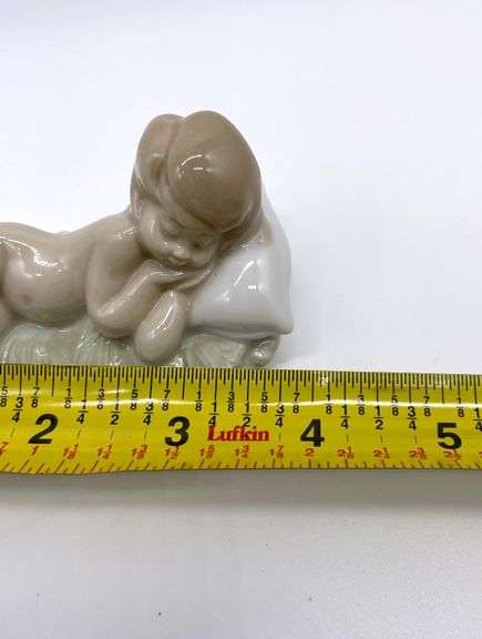 Vintage Lladro Baby Jesus Sleeping Figurine - Auction Ohio