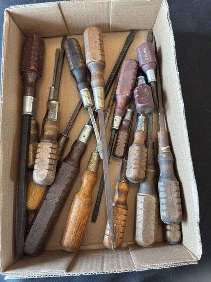 Wood Handled Screwdrivers - Auction Ohio