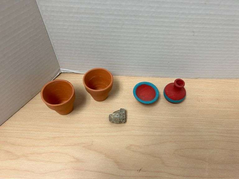 Miniature Pottery - Auction Ohio