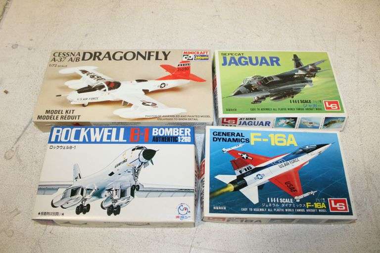 Vintage Aircraft Model Kits - Auction Ohio
