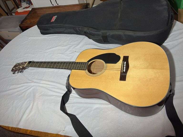 Fender Guitar Newer - Auction Ohio