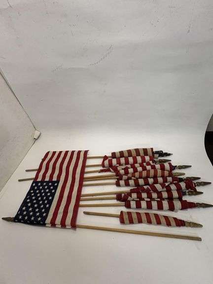 ELEVEN AMERICAN FLAGS - Auction Ohio