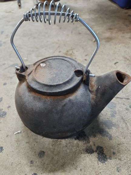Cast Iron Kettle Rusted Inside See Pictures - Auction Ohio