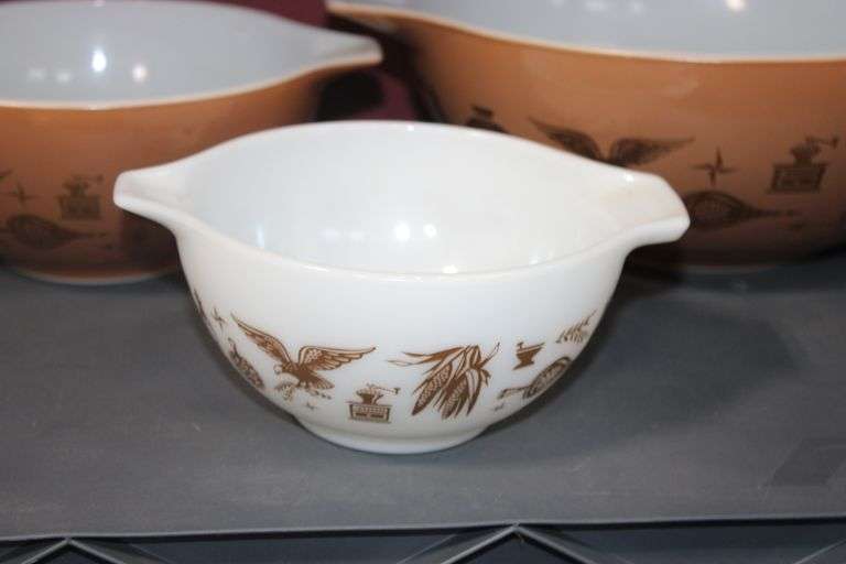 Pyrex Cinderella Mixing Bowls - Auction Ohio