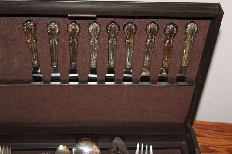 Silver Plate Flatware Set - Auction Ohio