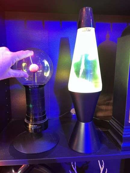 Contents of Shelf (shelf excluded) lava lamp & misc decorative lamps ...