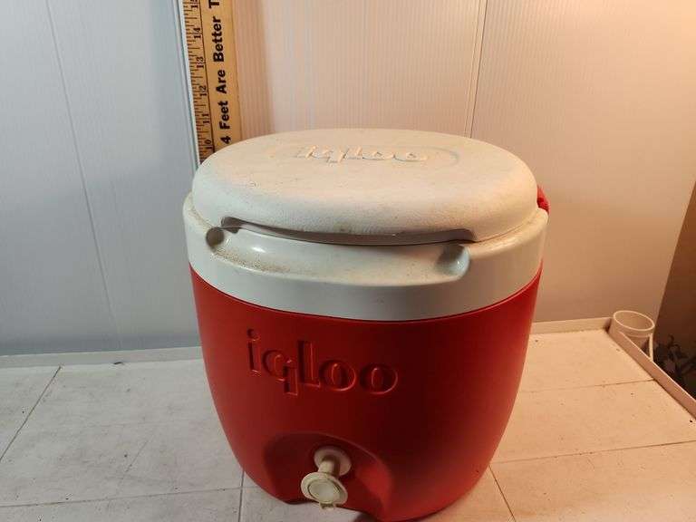 2 Gallon Igloo Drink Cooler - Auction Ohio