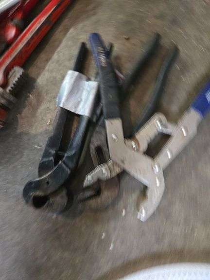 Assorted hand tools - Auction Ohio