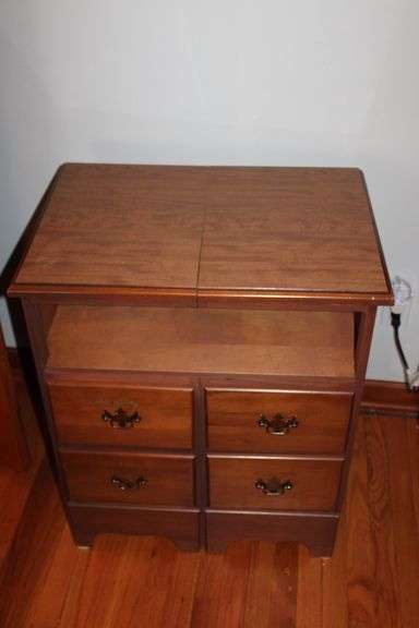 Maple Bedside Table - Auction Ohio