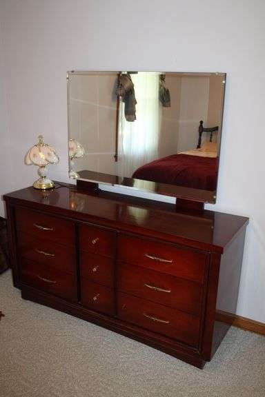 MCM Dresser & Mirror Set - Auction Ohio