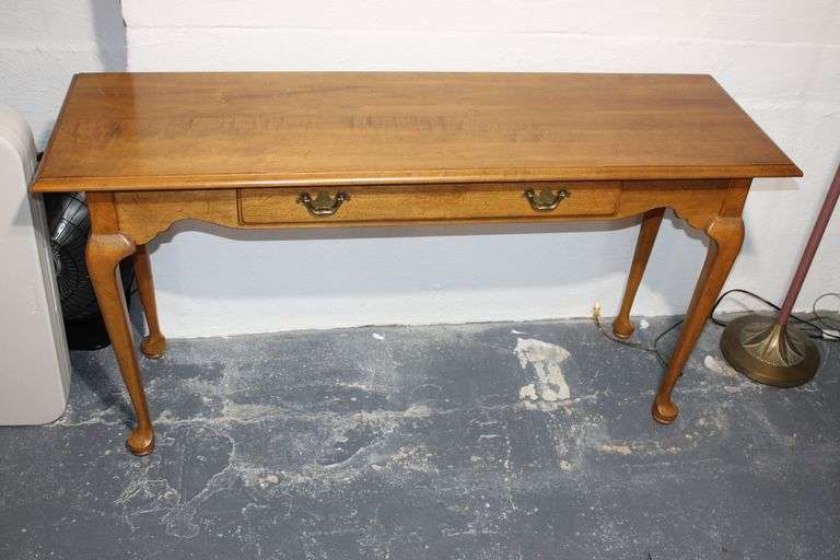 Ethan Allen Queen Anne Console Table - Auction Ohio