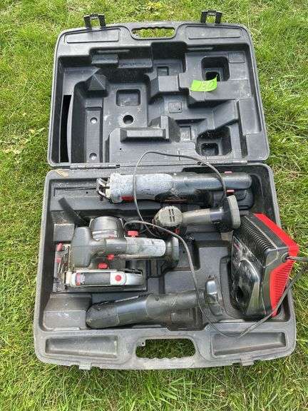 Craftsman 19.2V Tool Set - Auction Ohio