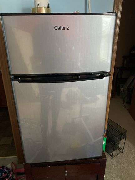 Galanz Mini Fridge/Freezer - Auction Ohio