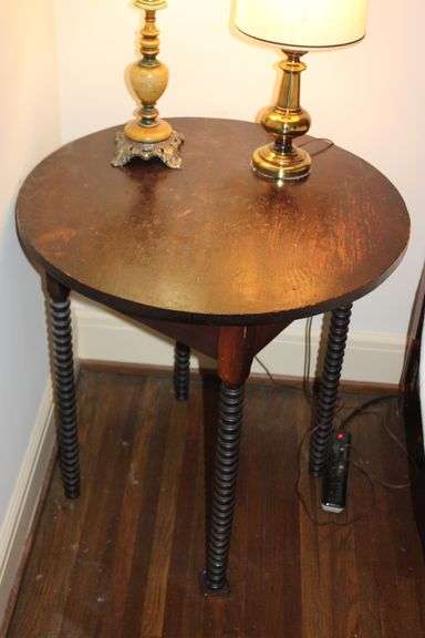 Spindle Side Table - Auction Ohio