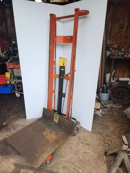 Platform Lift - Auction Ohio