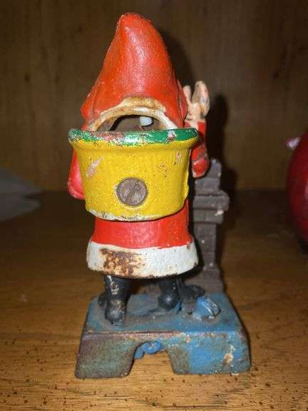 Cast iron Santa Banks - Auction Ohio