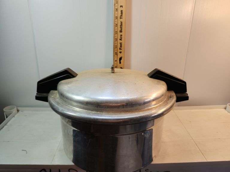Mirro 12 Quart Pressure Cooker With "Jiggler" & Gasket - Auction Ohio