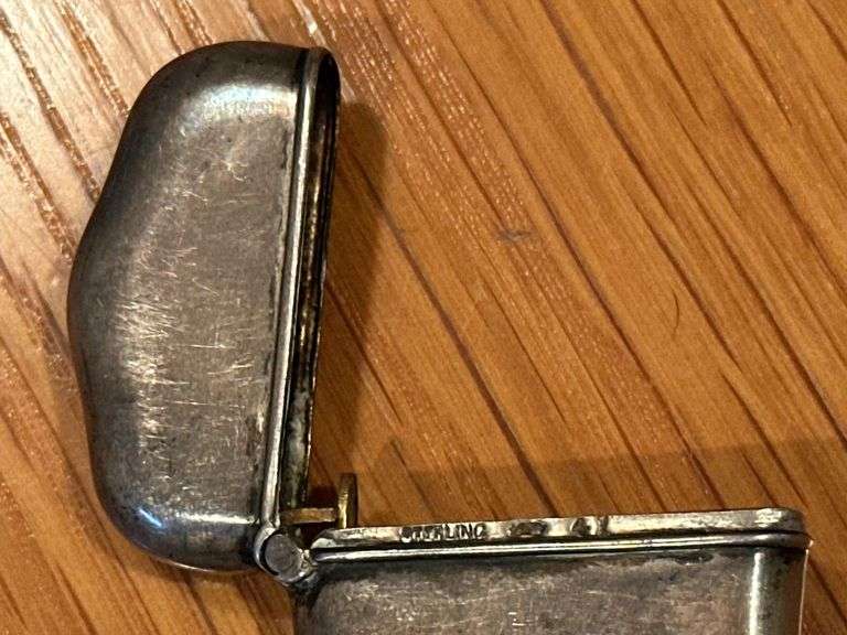 Victorian sterling silver match case/holder - Auction Ohio