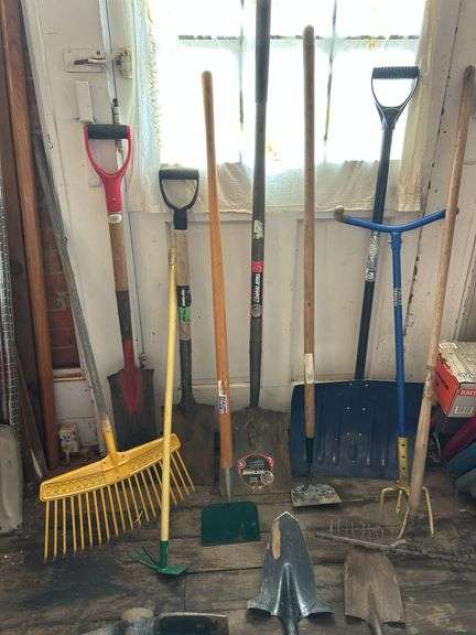 Long Handled Tools - Auction Ohio
