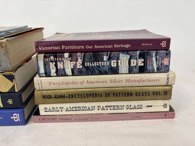 GROUP OF 12 REFERENCE BOOKS. - Auction Ohio