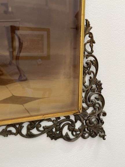 Antique Photo Frame - Auction Ohio