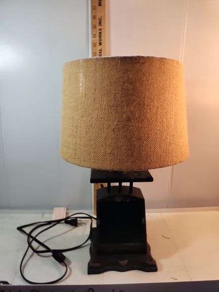 Lamp Missing The Front - Auction Ohio