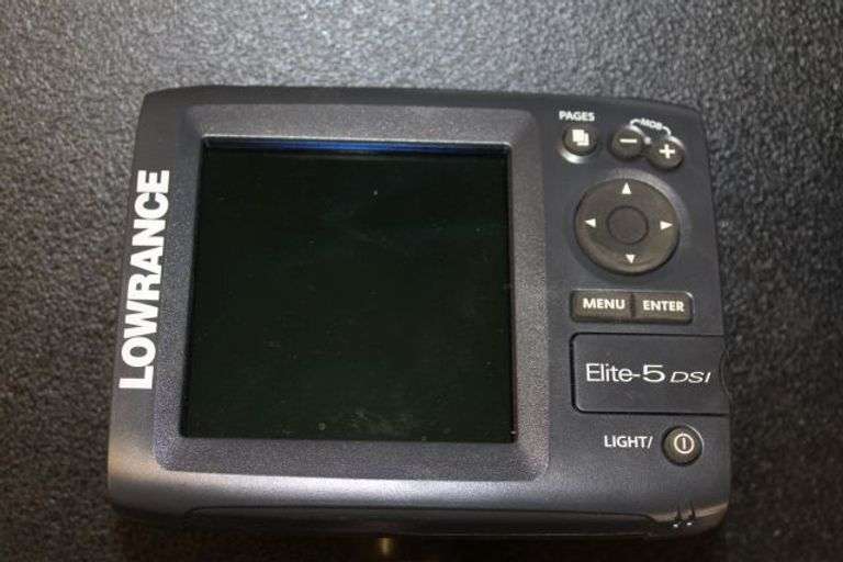 Lowrance Elite-5 DSI and Humminbird Wide W Fishfinders with Carry Bag ...