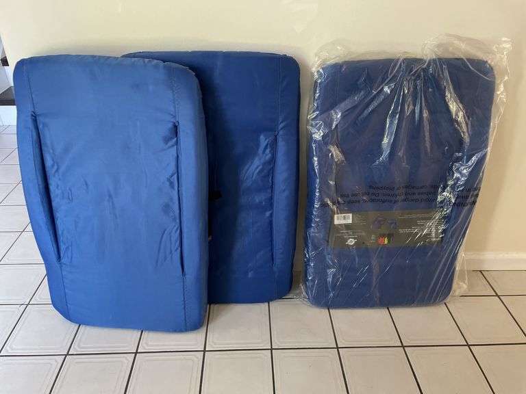 Backpack Stadium Chairs - Auction Ohio