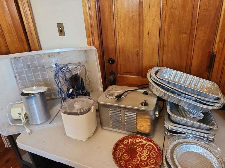 Assorted Kitchen Appliances Pieces And Parts - Auction Ohio
