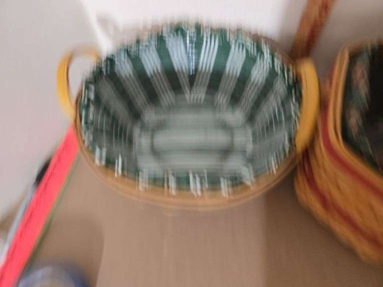 Assorted longaberger baskets - Auction Ohio