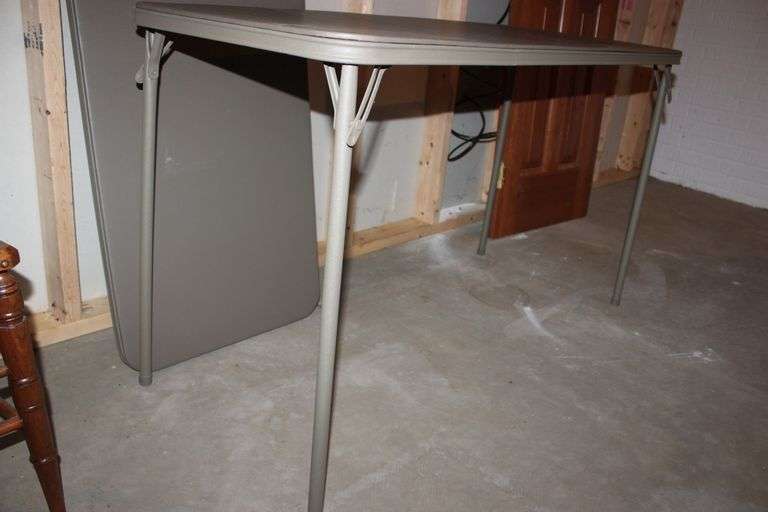 Pair of 4 ft. Folding Tables - Auction Ohio