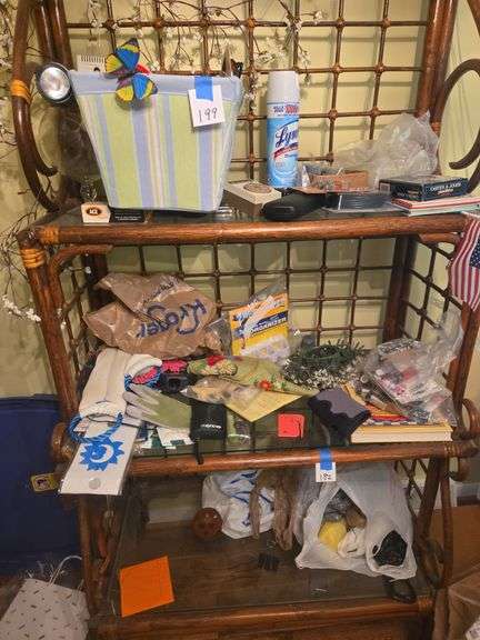 Assorted stuff and things - Auction Ohio